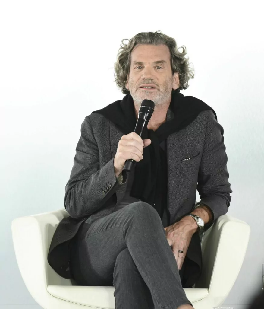 Society as an innovation accelerator?